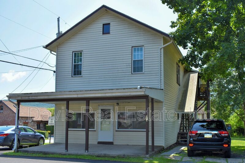 Request a Viewing for 194 Main Street, Apt C - Tenant Turner