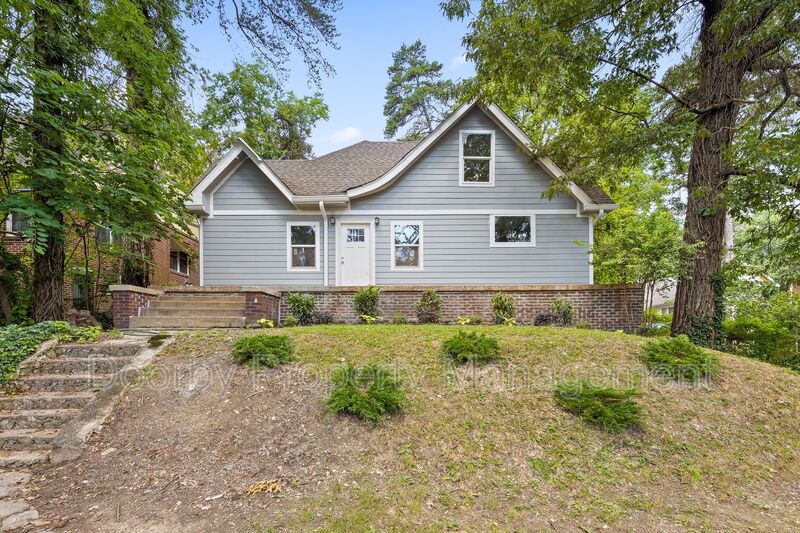 Request a Viewing for 115 Woodlawn Dr. - Tenant Turner