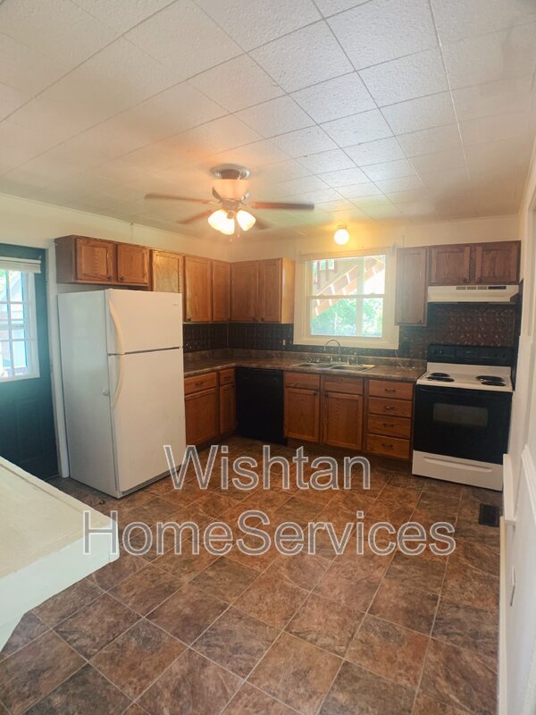 Request a Viewing for 548 W Murray, Apt 2 - Tenant Turner