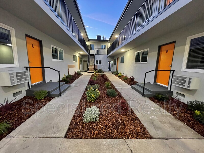 Request a Viewing for 139 N Belmont Street, H - Tenant Turner