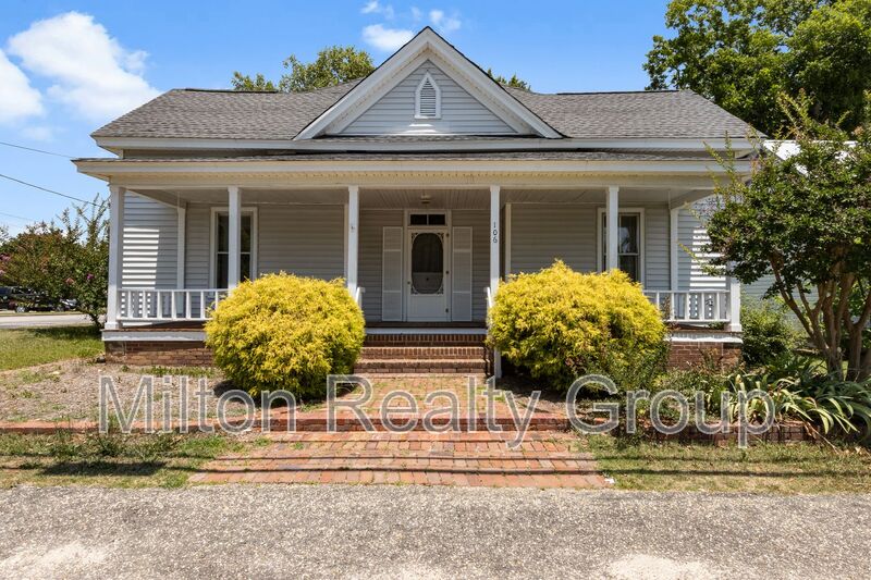 Request a Viewing for 106 W Ivey St. - Tenant Turner