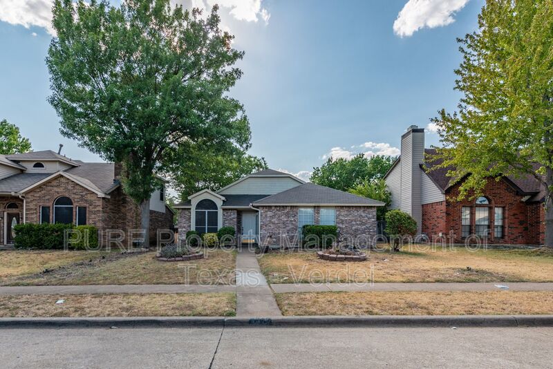 Request a Viewing for 4319 Largo Drive - Tenant Turner