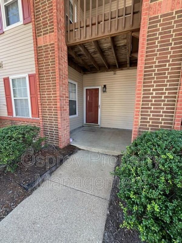Request a Viewing for 897 Gas Light Ln - Tenant Turner