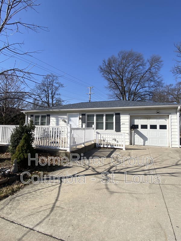 Request a Viewing for 201 Ruby Ln - Tenant Turner