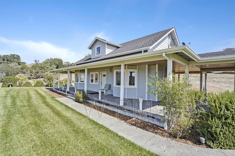 Request a Viewing for 1453 Oak Springs Lane - Tenant Turner