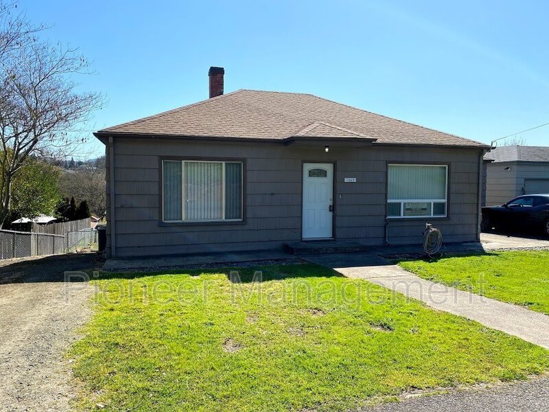 Request a Viewing for 1063 NE Barager Ave - Tenant Turner