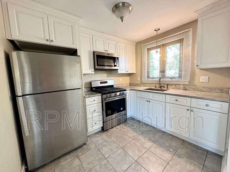 Request a Viewing for 261 Martsolf Ave, Unit 3 - Tenant Turner